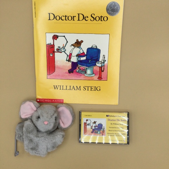 Scholastic | Toys | Vintage Doctor De Soto Book Cassette Puppet | Poshmark